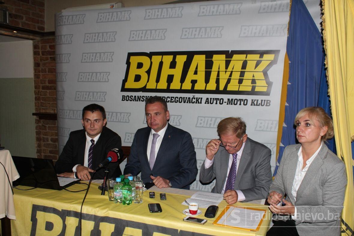 Novi projekt BIHAMK-a: Svaki bh. vozač i vozilo besplatno dobijaju ...