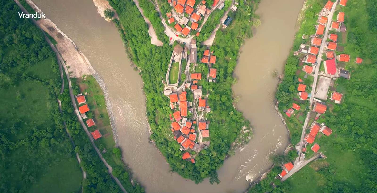 VIDEO: Pogledajte kako iz zraka izgleda stari bosanski grad i kula ...