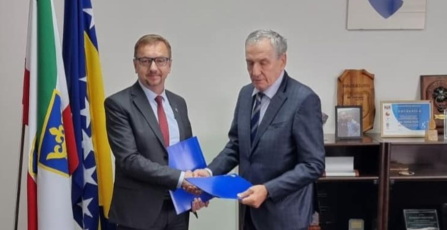 Potpisan Memorandum o saradnji u oblasti nauke između ANU BiH i MONKS ZDK - Zenicablog