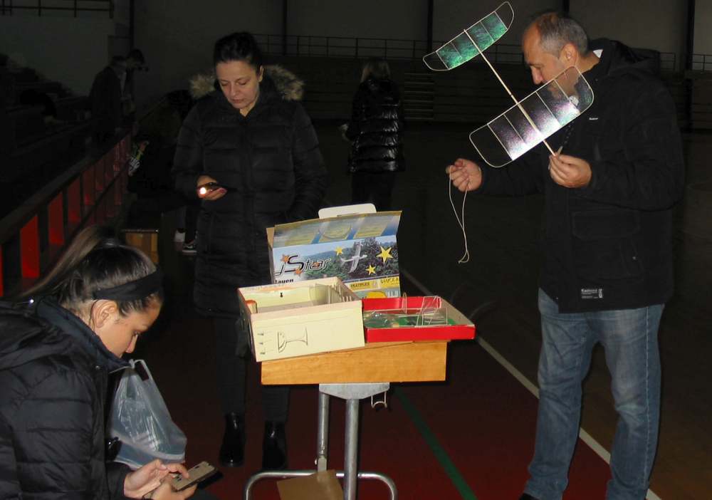FOTO: Državno prvenstvo aero modelara za juniore i seniore u dvoranskim ...