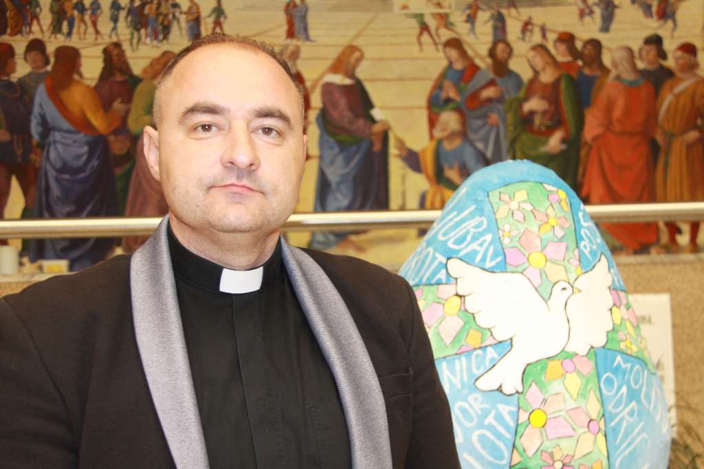 Rosić: Blagdan Uskrsa je smisao i počelo kršćanske vjere - Zenicablog