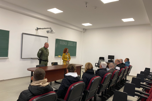 ZENICA: Studenti počeli sa nastavom iz predmeta "Plivanje" u ...