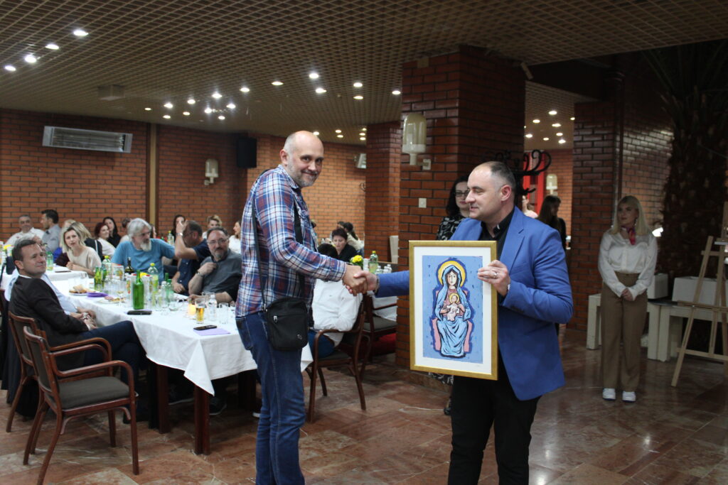 FOTO: Pogledajte kako je izgledalo druženje prijatelja Katoličkog ...