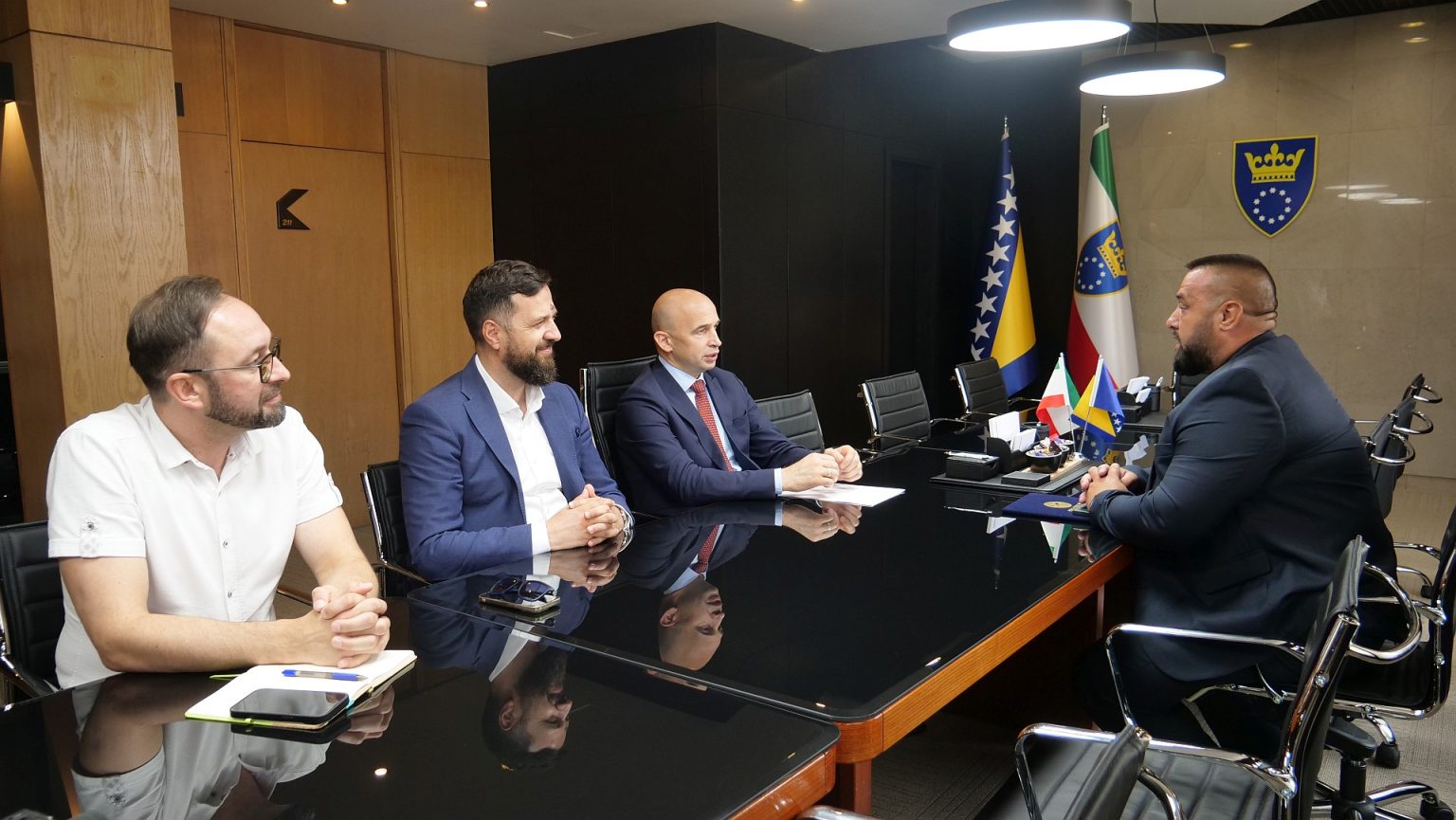 Premijer Pivić i ministar Mušija ugostili mastera Edina Kajevića nakon ...