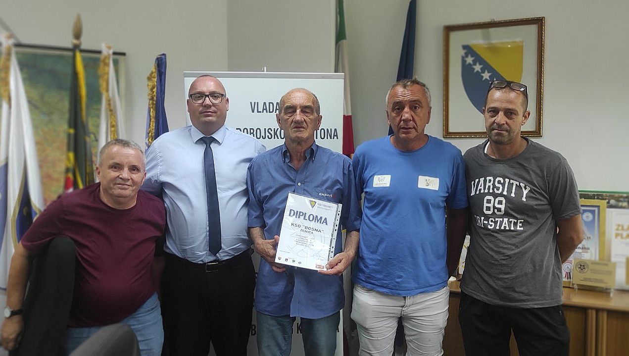 Ministar Adnan Sirovica poželio sreću i uspjeha ekipi KSO Bosna Zenica ...