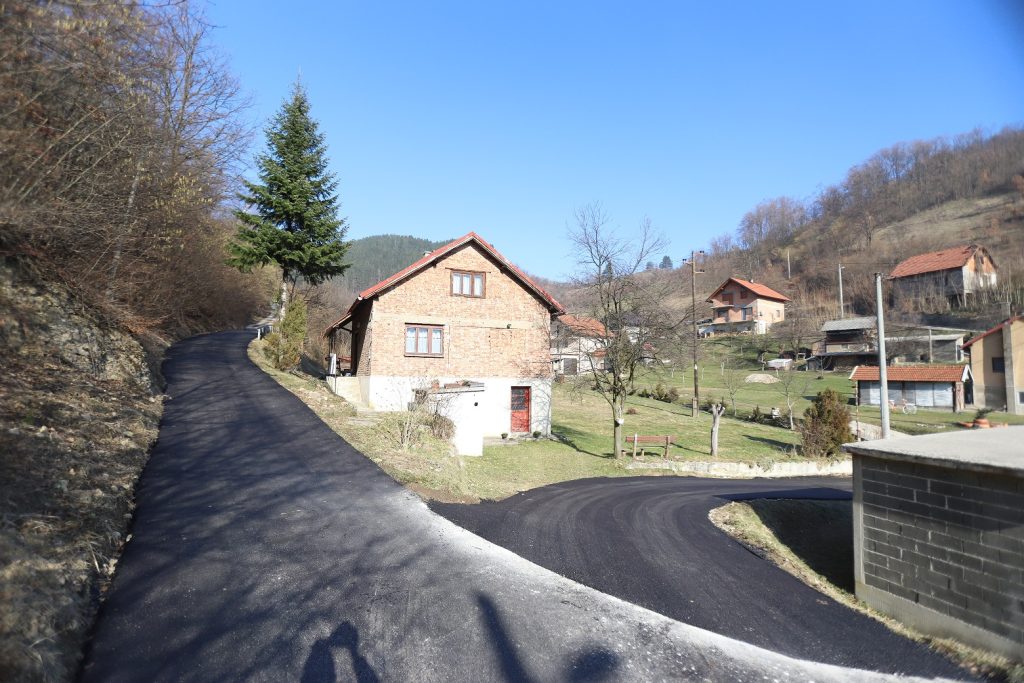 Uspješno završena sanacija puta u zaseoku Lađice, MZ Čajdraš - Zenicablog