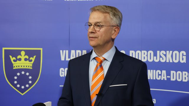 Predsjednik UO Univerziteta u Zenici Suvad Isaković: Senat provodi ...