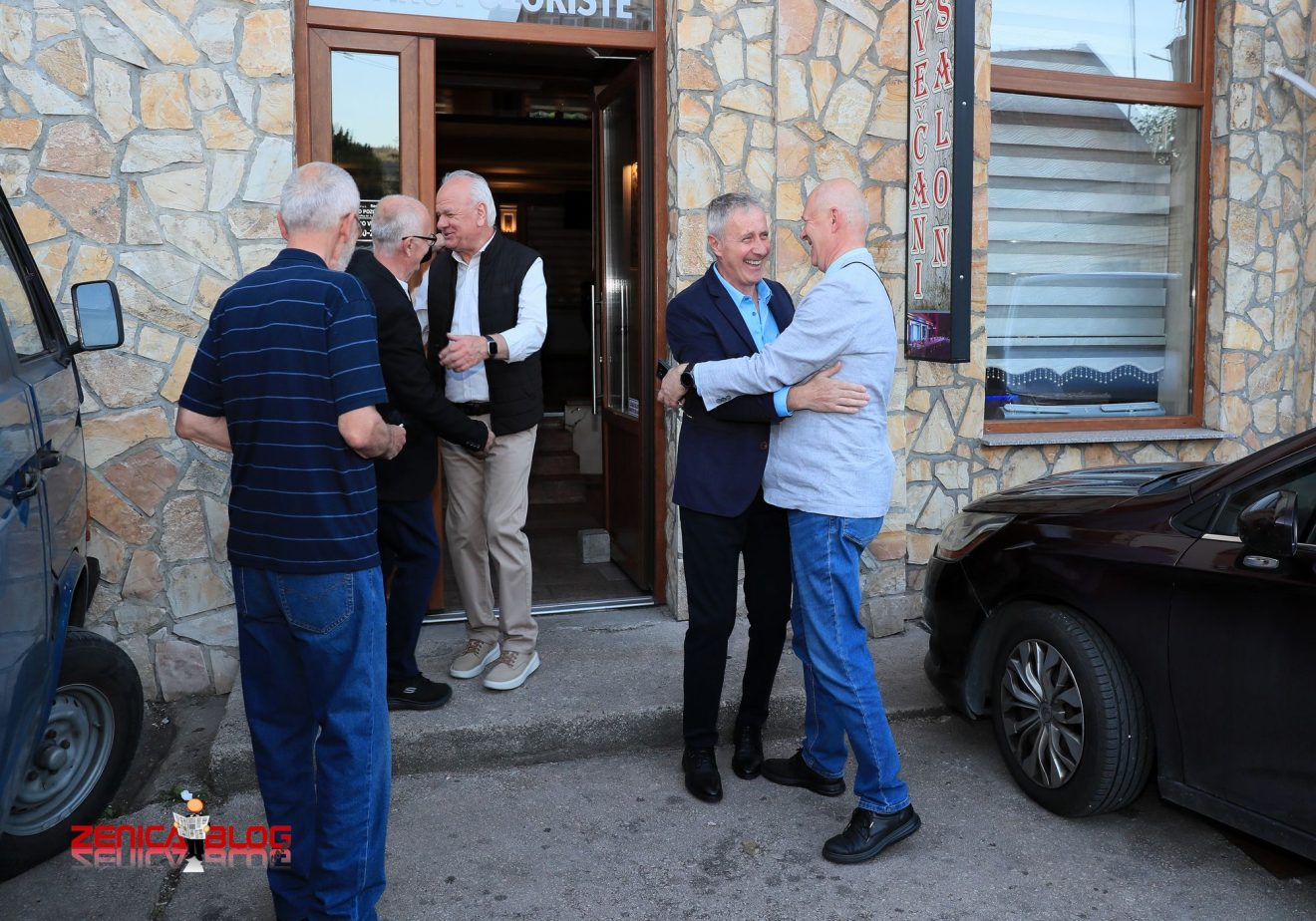 FOTO: Emotivni susret nakon pola stoljeća- Maturanti Tehničke škole „Đuro Salaj“ obilježili 50 ...