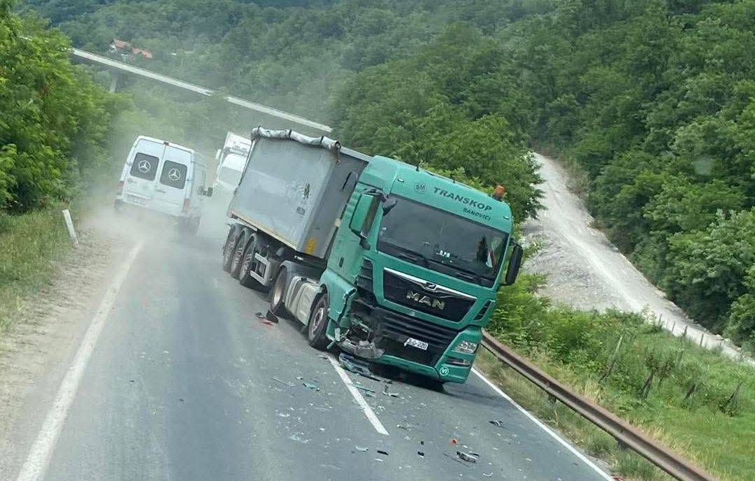 Saobraćajna nesreća na M-17: Dvije osobe povrijeđene - Zenicablog