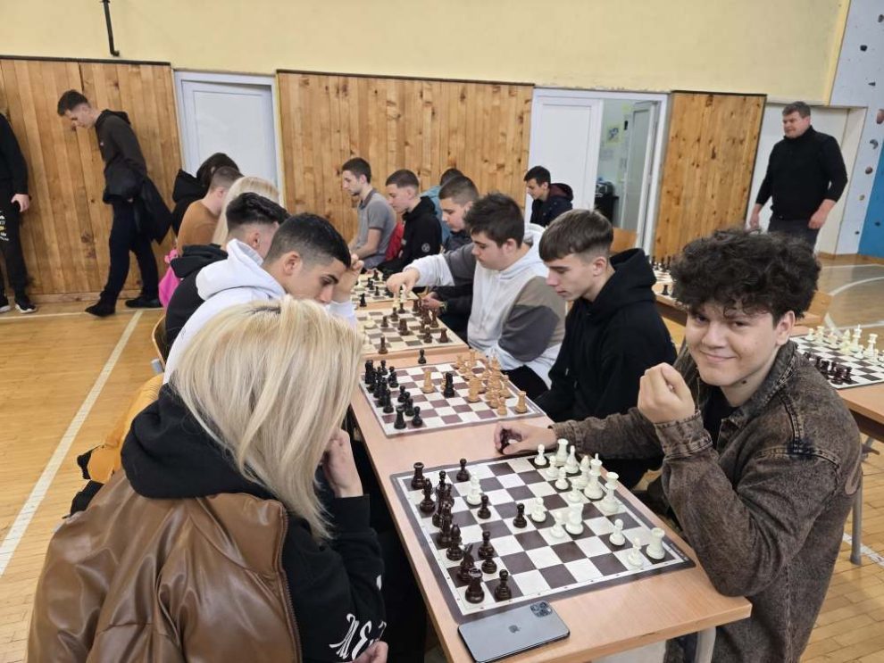 FOTO: ŠK "Čelik" Zenica održao pojedinačna prvenstva Druge gimnazije i ...